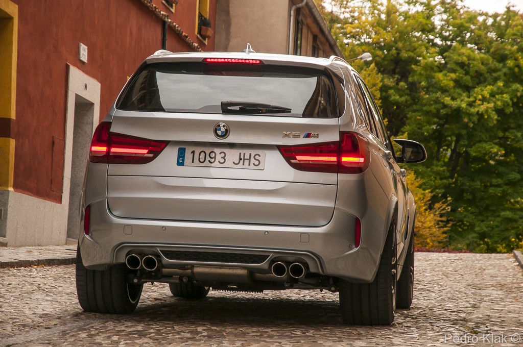 Comparison Bmw X5 M 2016 Vs Mercedes Benz M Class Ml63 Amg 2015 Suv Drive